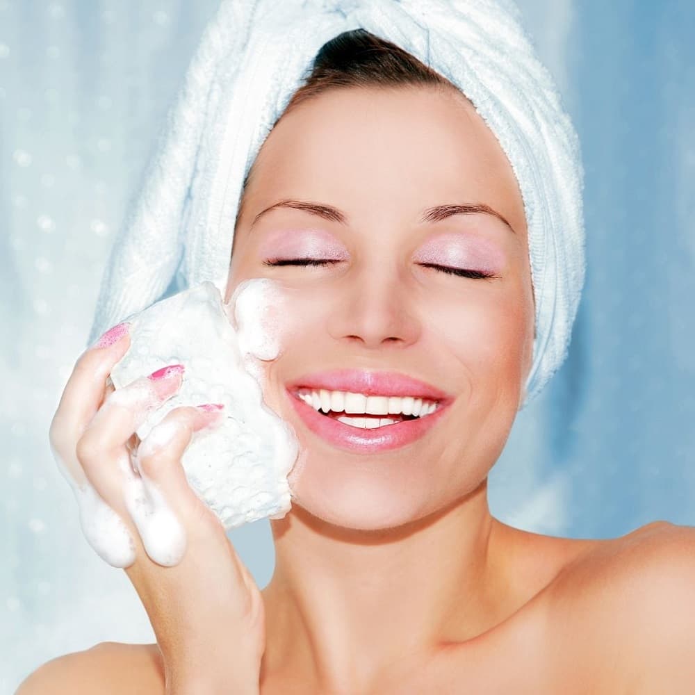 Quick Guide to Using a Face Wash Cleanser - Gym24